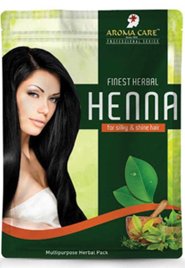 7 Surprising Benefits of Applying Mehndi on Hair