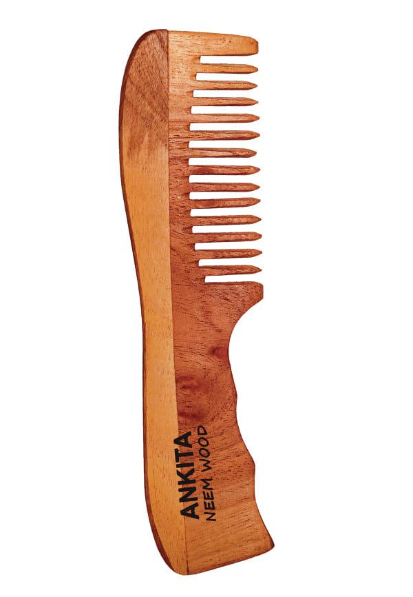 7 Incredible Benefits of Using a Wooden Comb for Hair Care